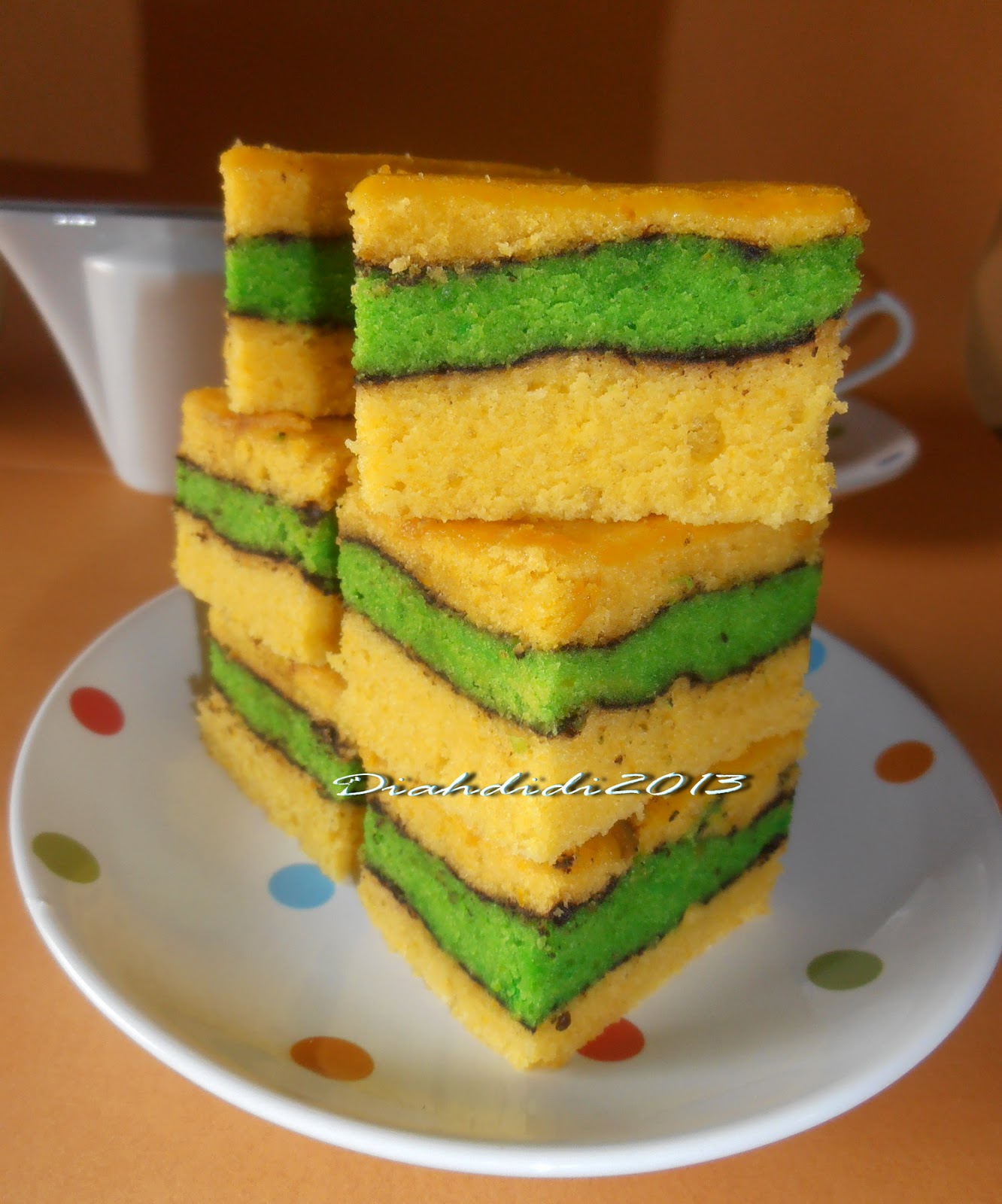 Diah Didi's Kitchen: Cake Peta Labu Kuning