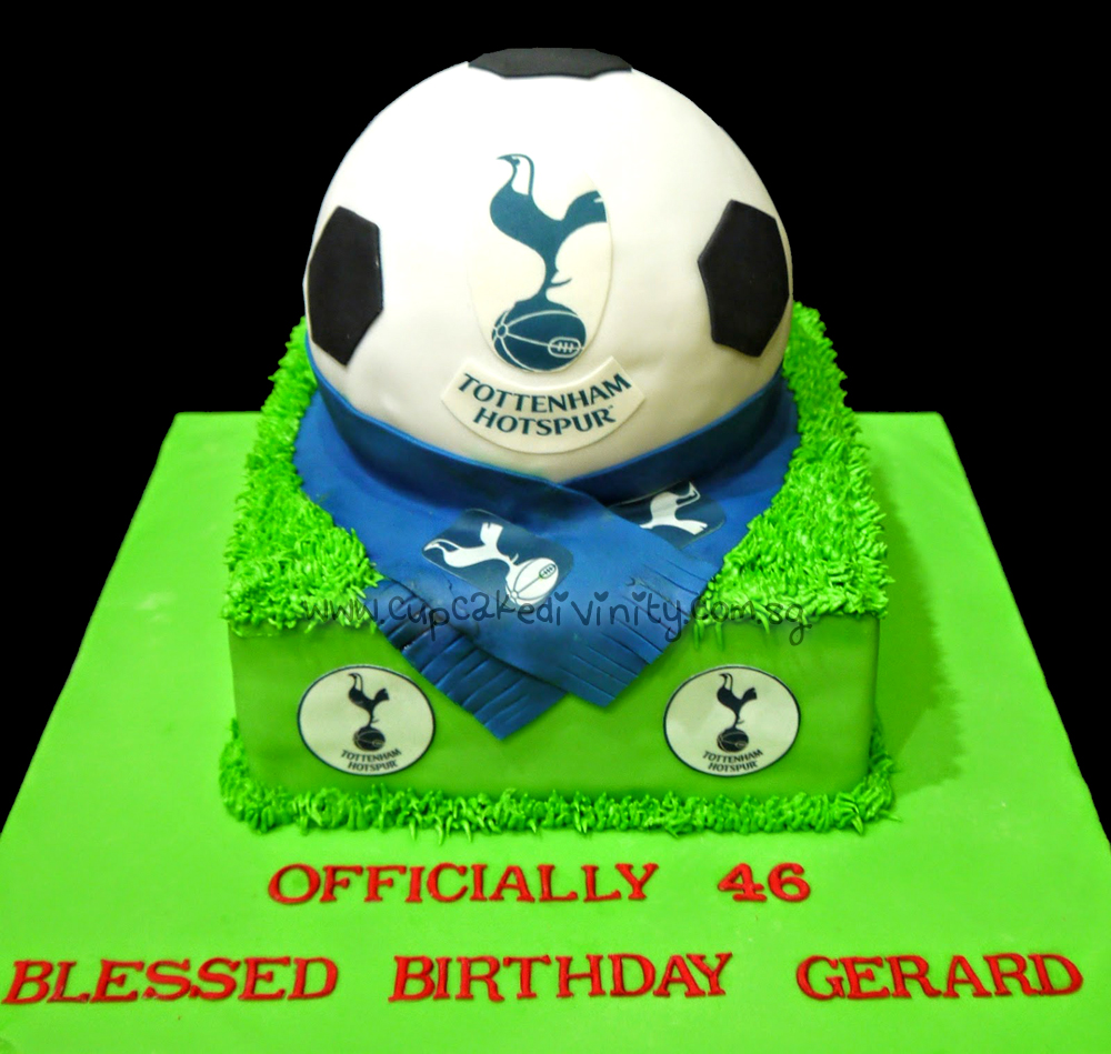 Cupcake Divinity: Tottenham Hotspur - Football theme cake