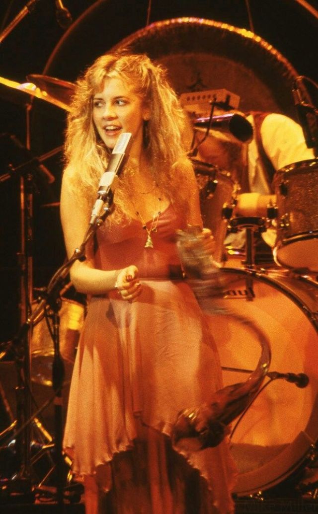 40 Candid Color Photographs Capture A Young And Beautiful Stevie Nicks On The Stage In The 1970s
