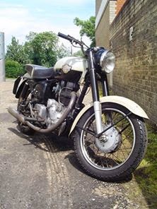 Customised Bullets: Royal Enfield 1960 Redditch Bullet 350