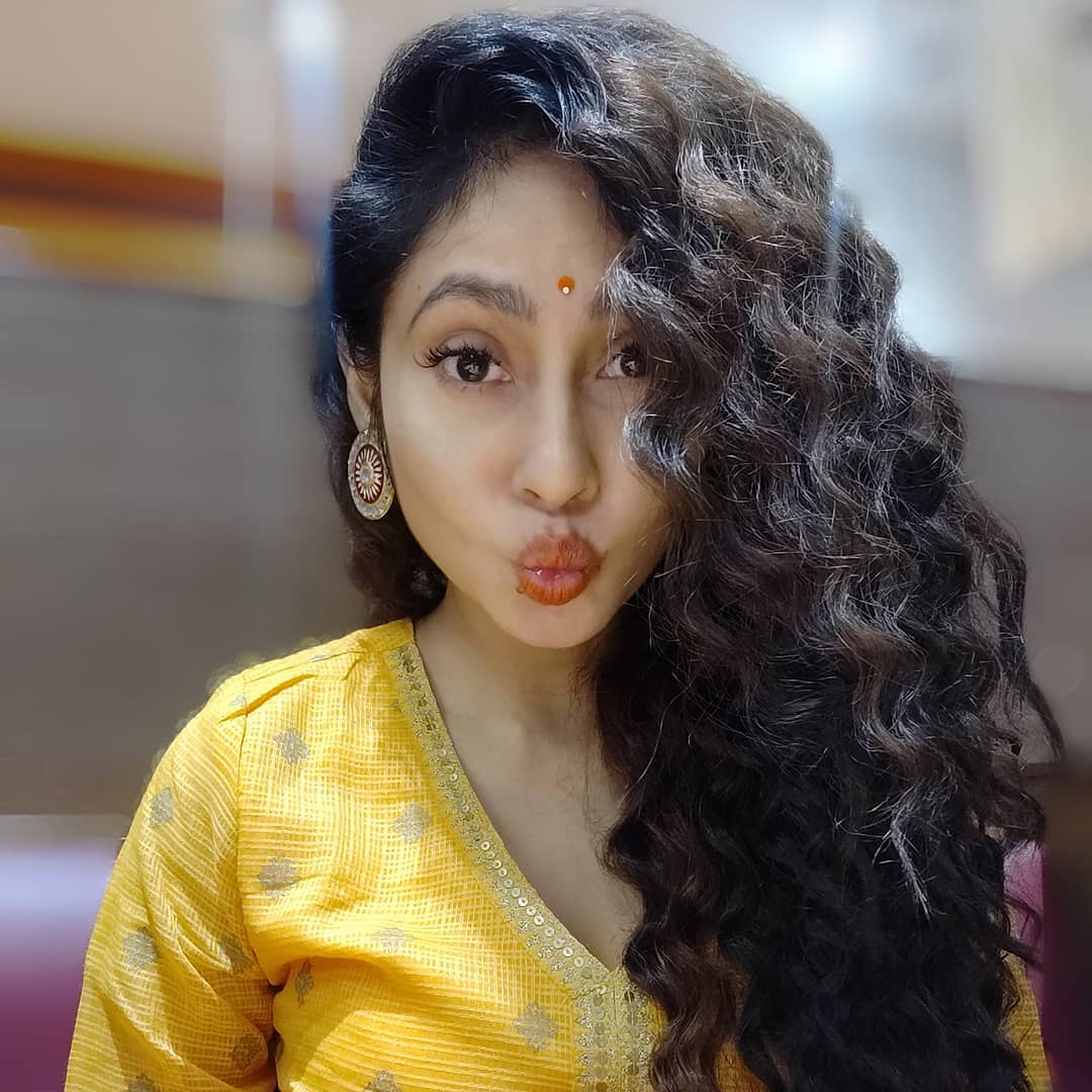 DESI ACTRESS PICTURES: Sunanda Ezra Wong Latest Photos ★ Desipixer