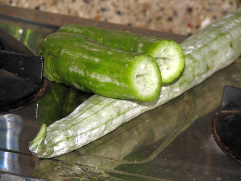 Food!: চিচিন্গায়ের তরকারী (Chichingay-er Torkari) or Snake Gourd Curry