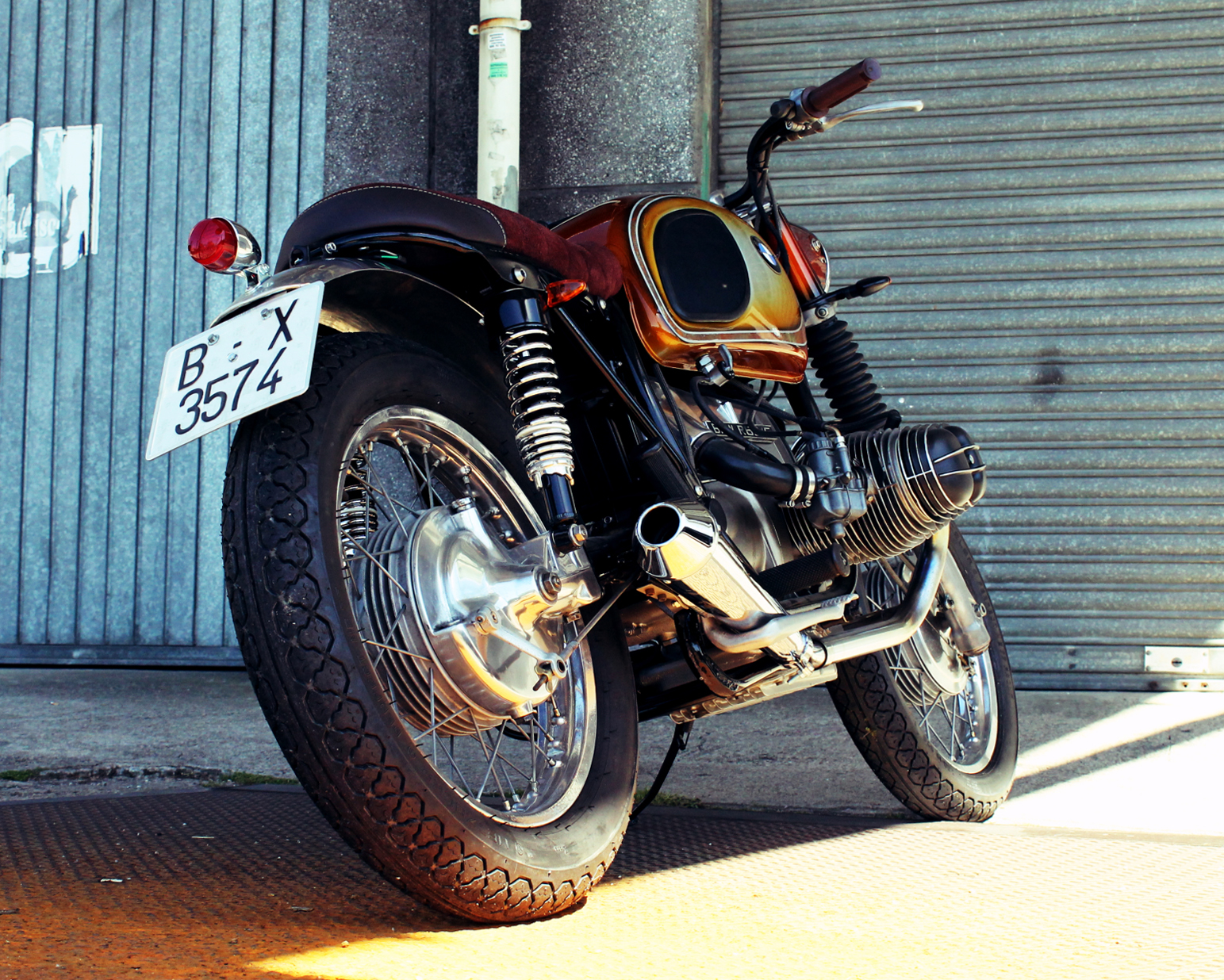 Hell Kustom : BMW R60/5 By Tarmac Custom Motorcycles