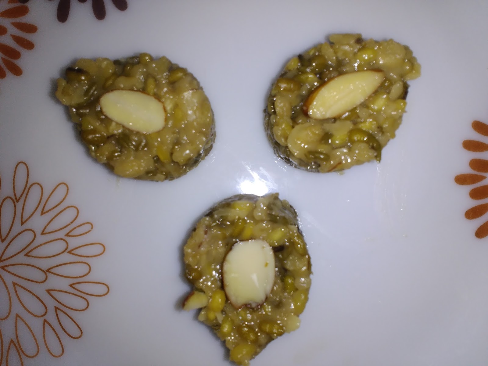 Hema's HealthyYetTasty Recipes: Moong Dal and Oats Sweet