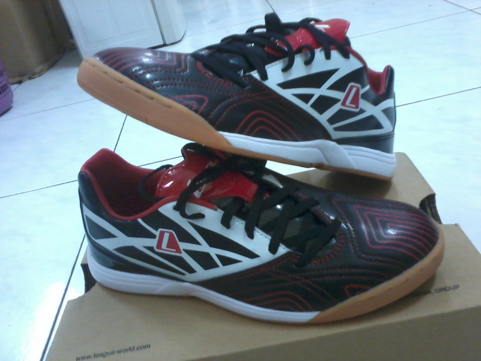 waroengbola: SEPATU LEAGUE ORIGINAL