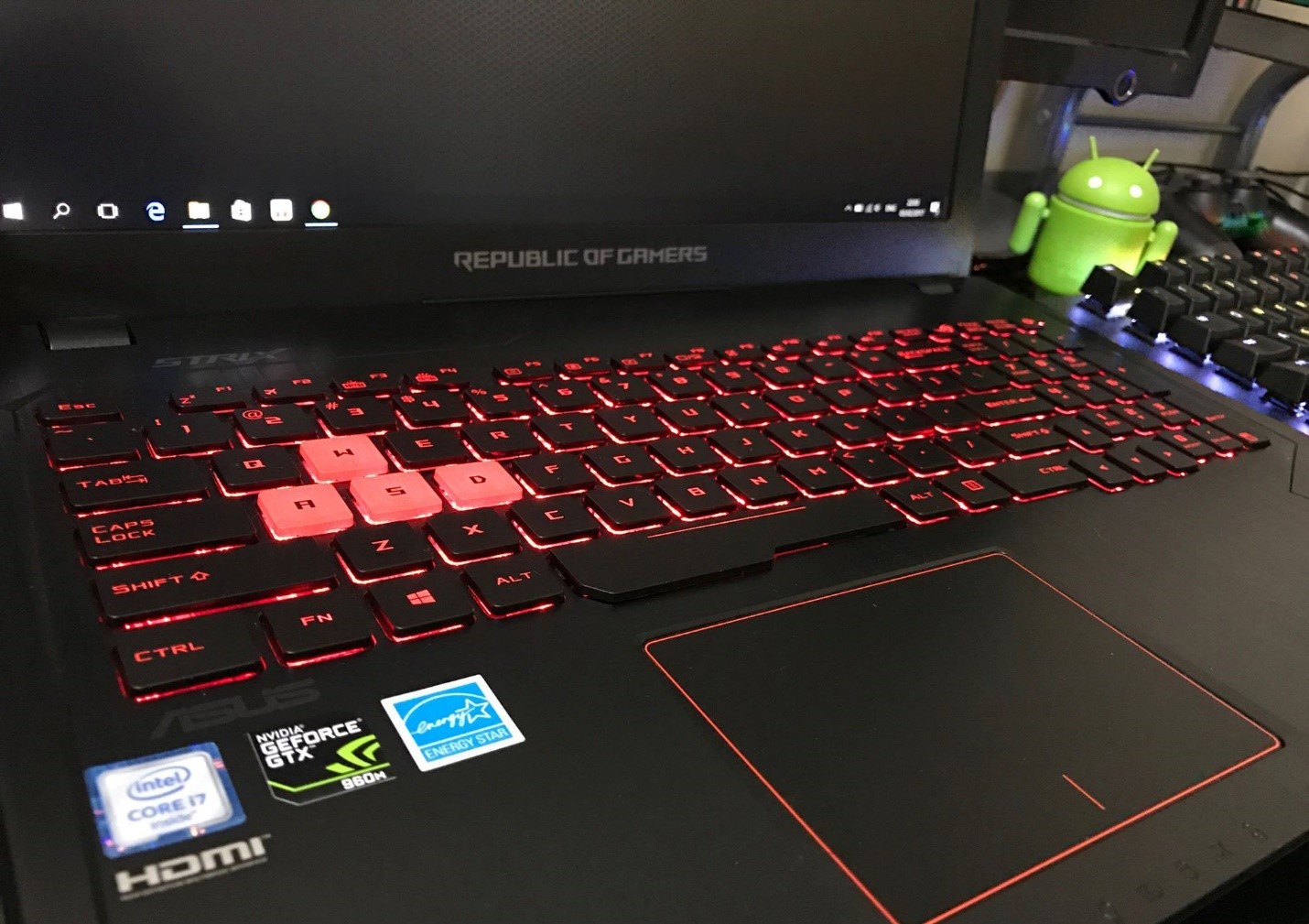 ASUS ROG Strix GL553, Performa Tinggi dengan KabyLake dan Pascal