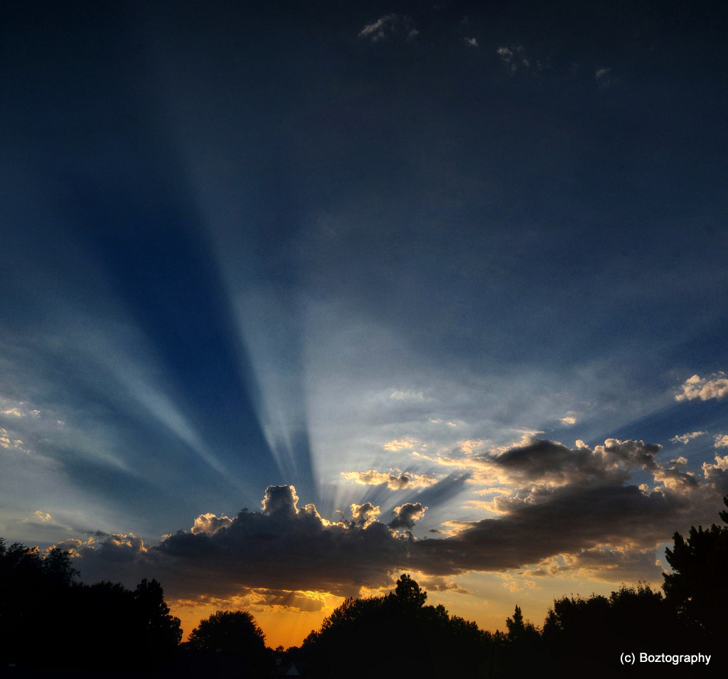Boztography+: Extravaganza de Crepuscular Ray