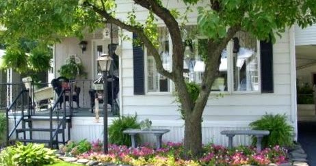 Landscaping Your Modular or Mobile Home | DIY Home Staging Tips