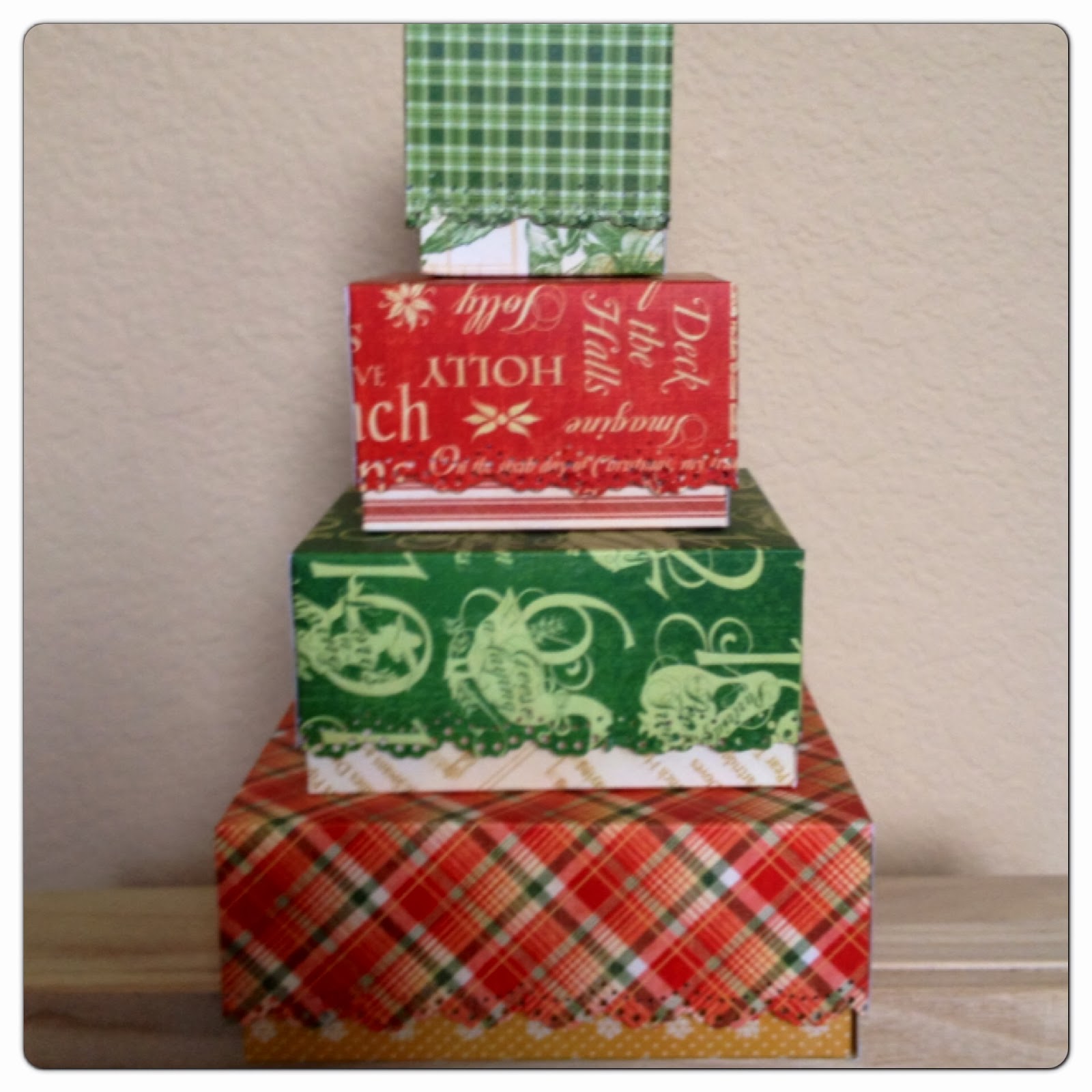 Paperiah: 12 Days of Christmas Stacking Boxes Tutorial