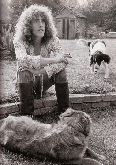 * A Young Vintage Wholigan *: Roger Daltrey at Holmshurst Manor