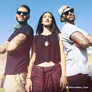 Polyamory in the News: Friday Polynews Roundup — "Social power and ...