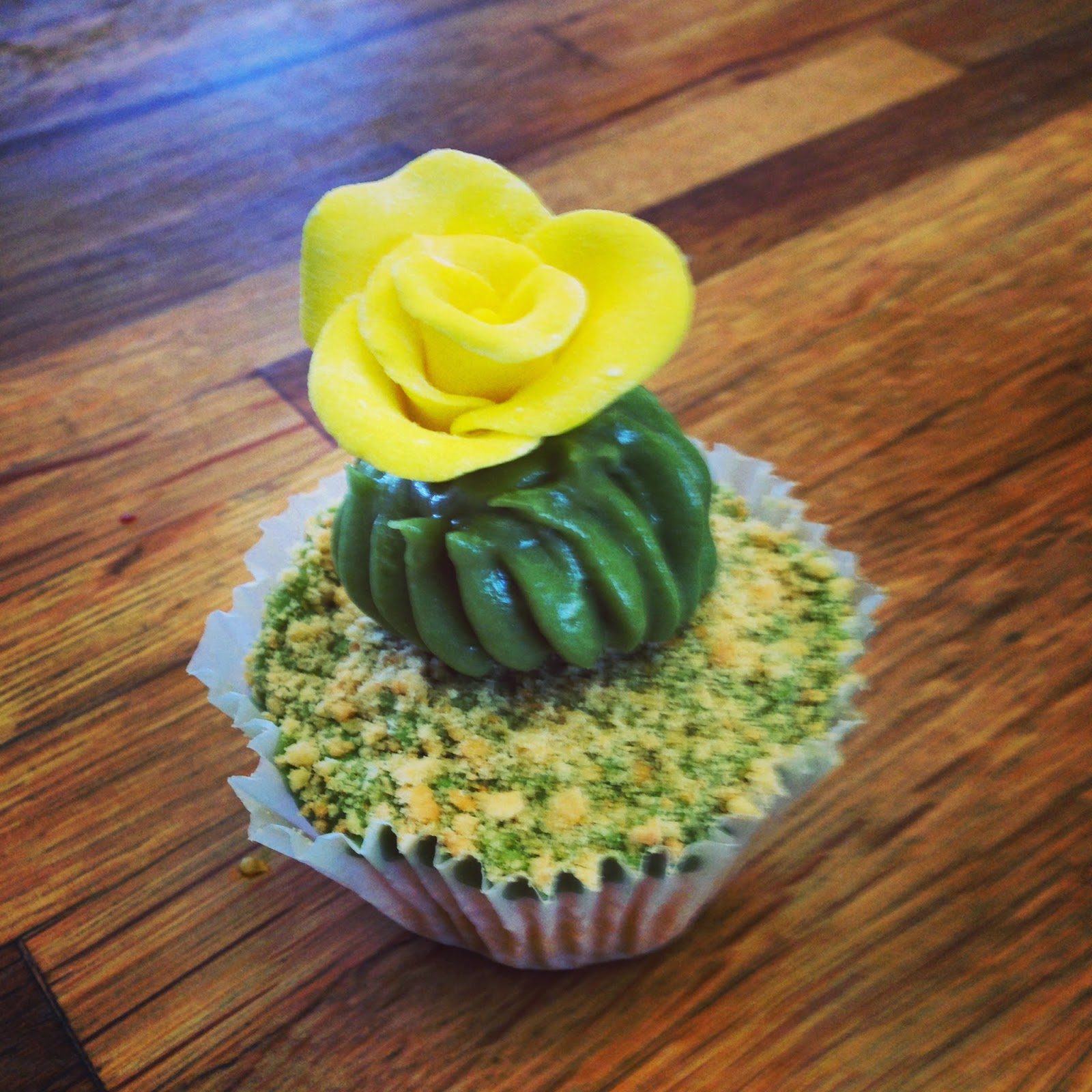 annie bakes and makes: Native Cactus Cupcakes