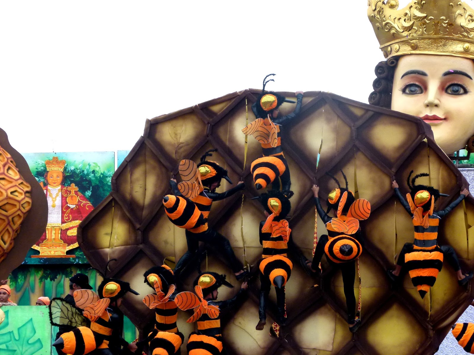 2013 KASADYAAN FESTIVAL RITUAL PRESENTATION - Lakwatserong Tsinelas