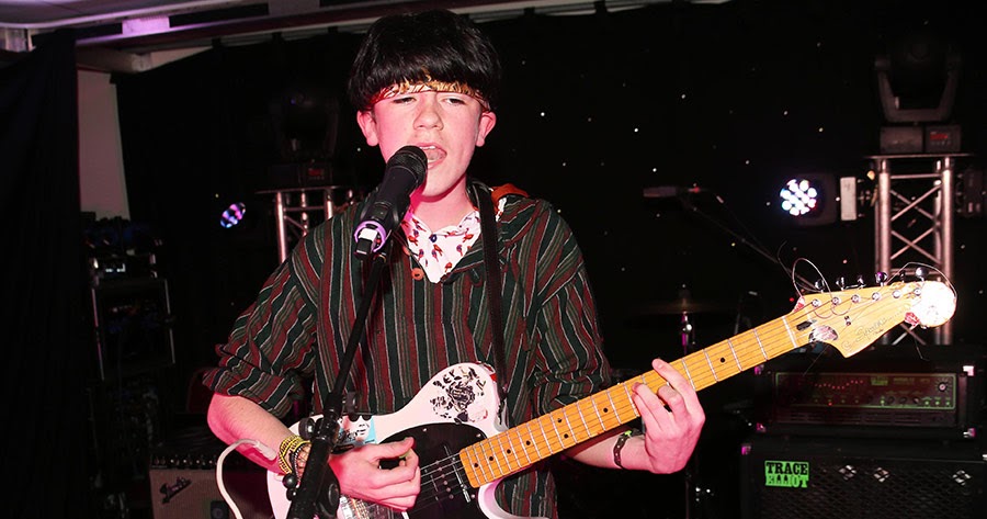 DECLAN McKENNA, LA JOVEN PROMESA DEL INDIE BRITÁNICO