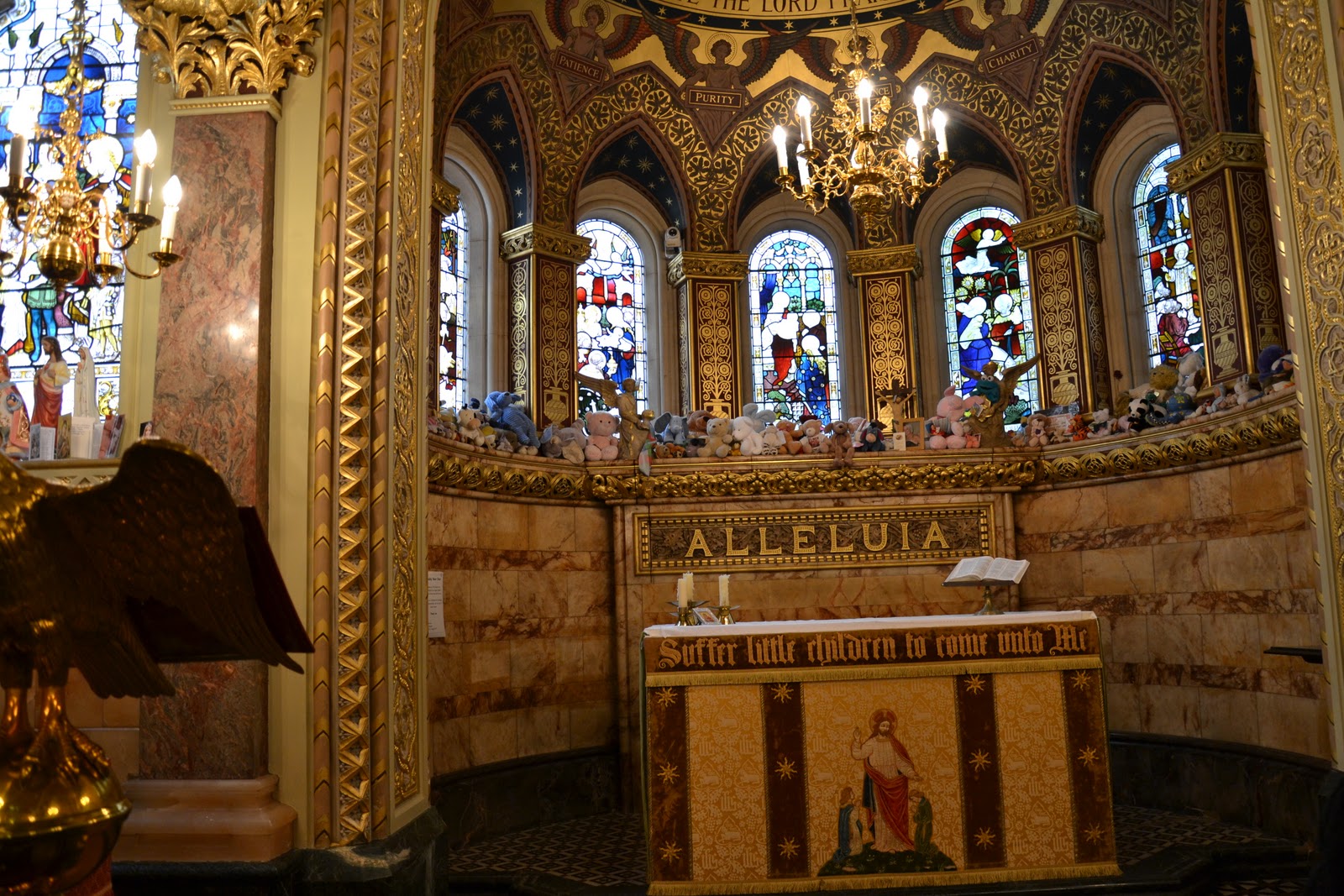 Les roses de décembre: The Chapel of St. Christopher and the GOSH ...