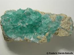 CEPILLO DENTAL IONICO SOLADEY: ES BUENO Y NECESARIO EL FLUOR?