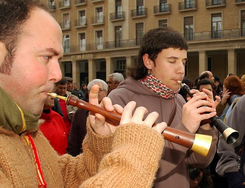 con chiflo y chicoten: La dulzaina aragonesa