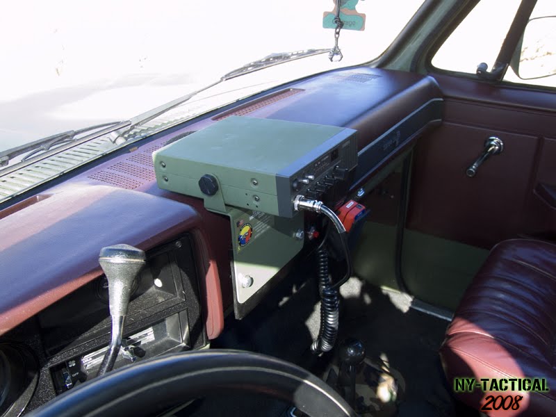 armytrucks: CUCV interior.