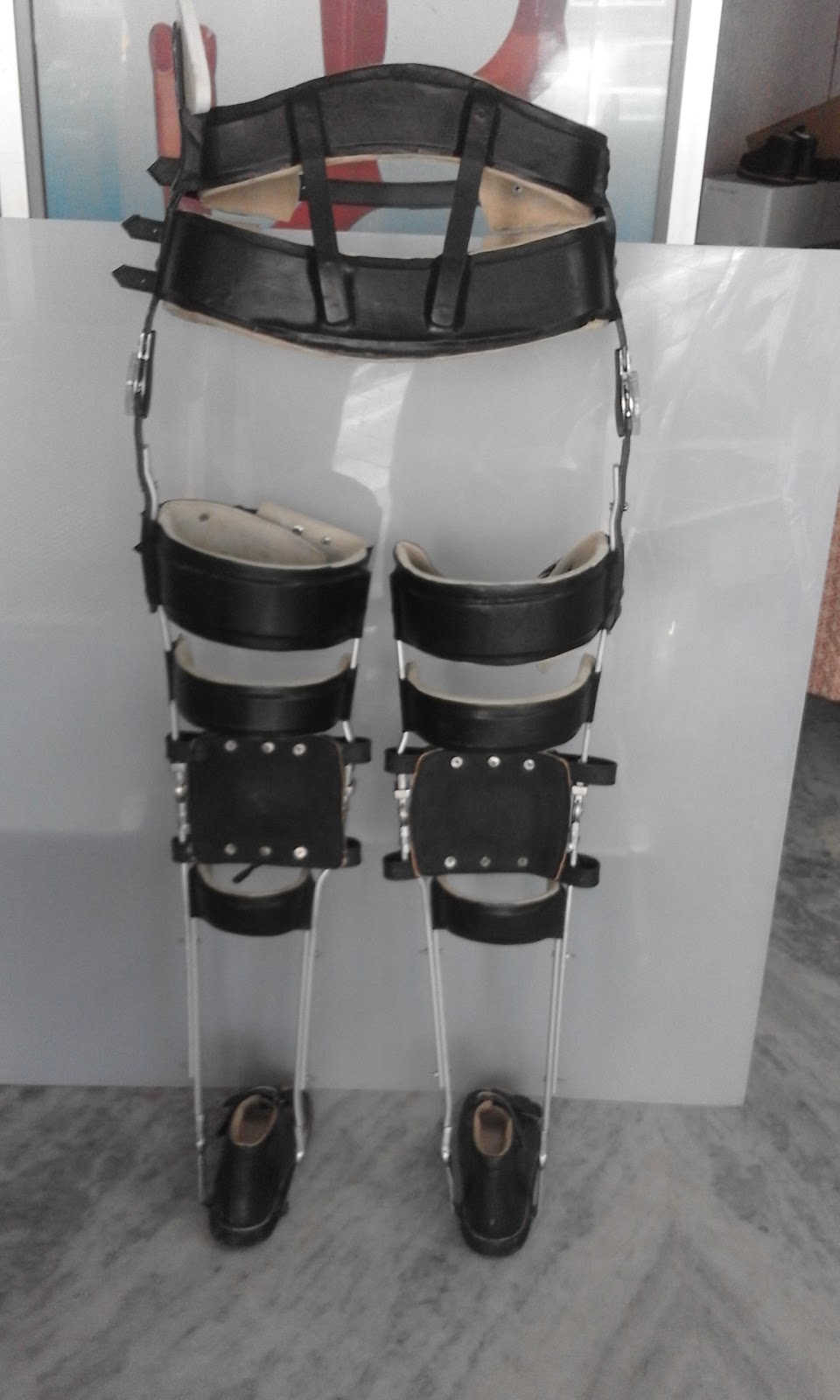 Leg Braces for (SCI)