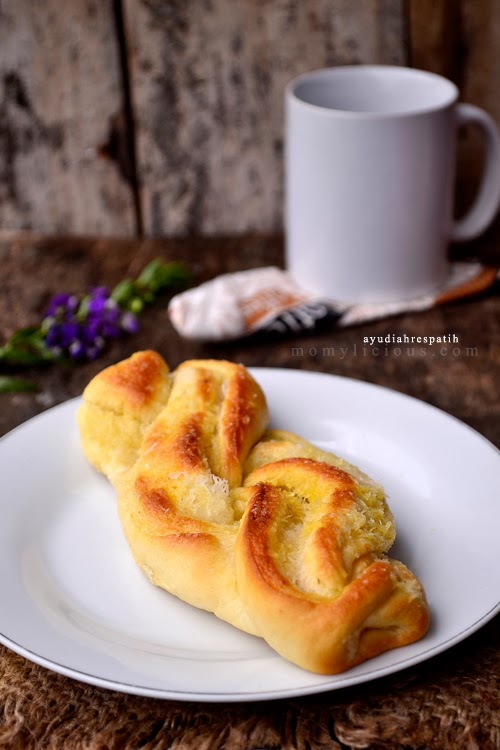 Plaited Coconut Bread [Water Roux] | Momylicious