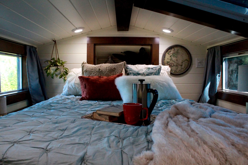 TINY HOUSE TOWN: The Vintage Tiny House by Tiny Heirloom