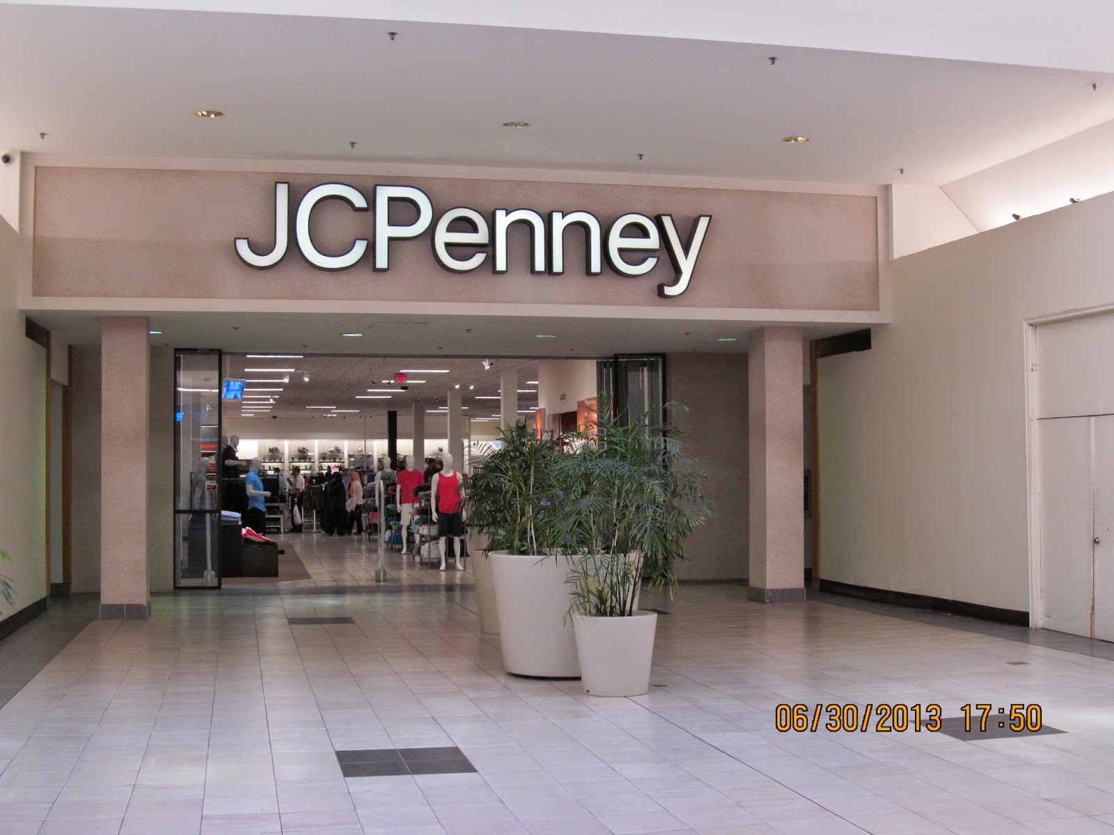 Trip to the Mall: Golf Mill Mall- ( Niles, IL)