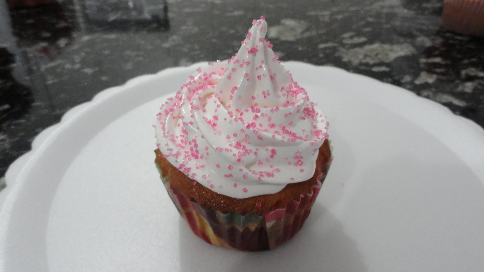 Lucimara Yozia Cake Design: cap cakes