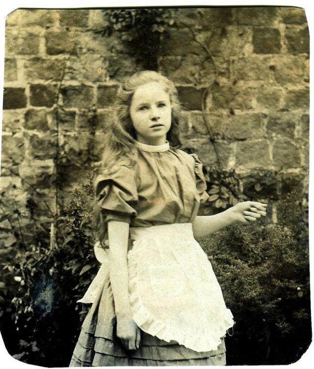 37 Lovely Photos That Show Farm Ladies Over 100 Years Ago ~ Vintage ...