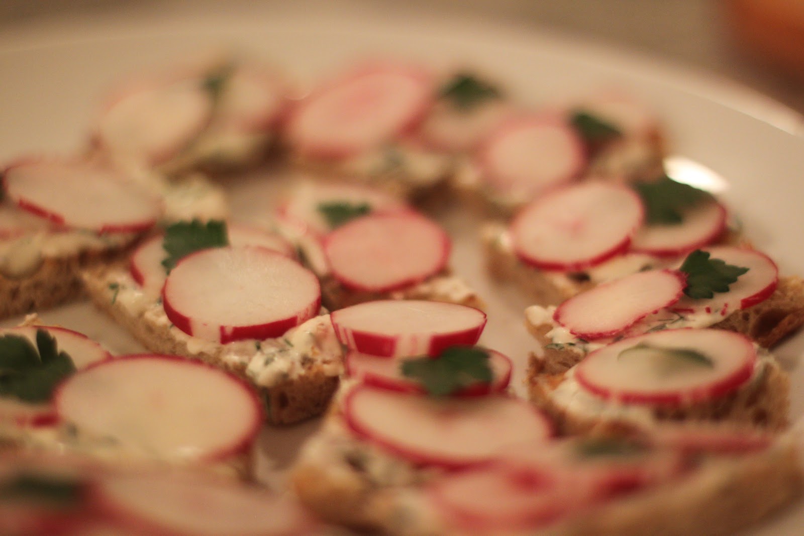 Chronicles of a Stomach Grumble: The Season for Canapés