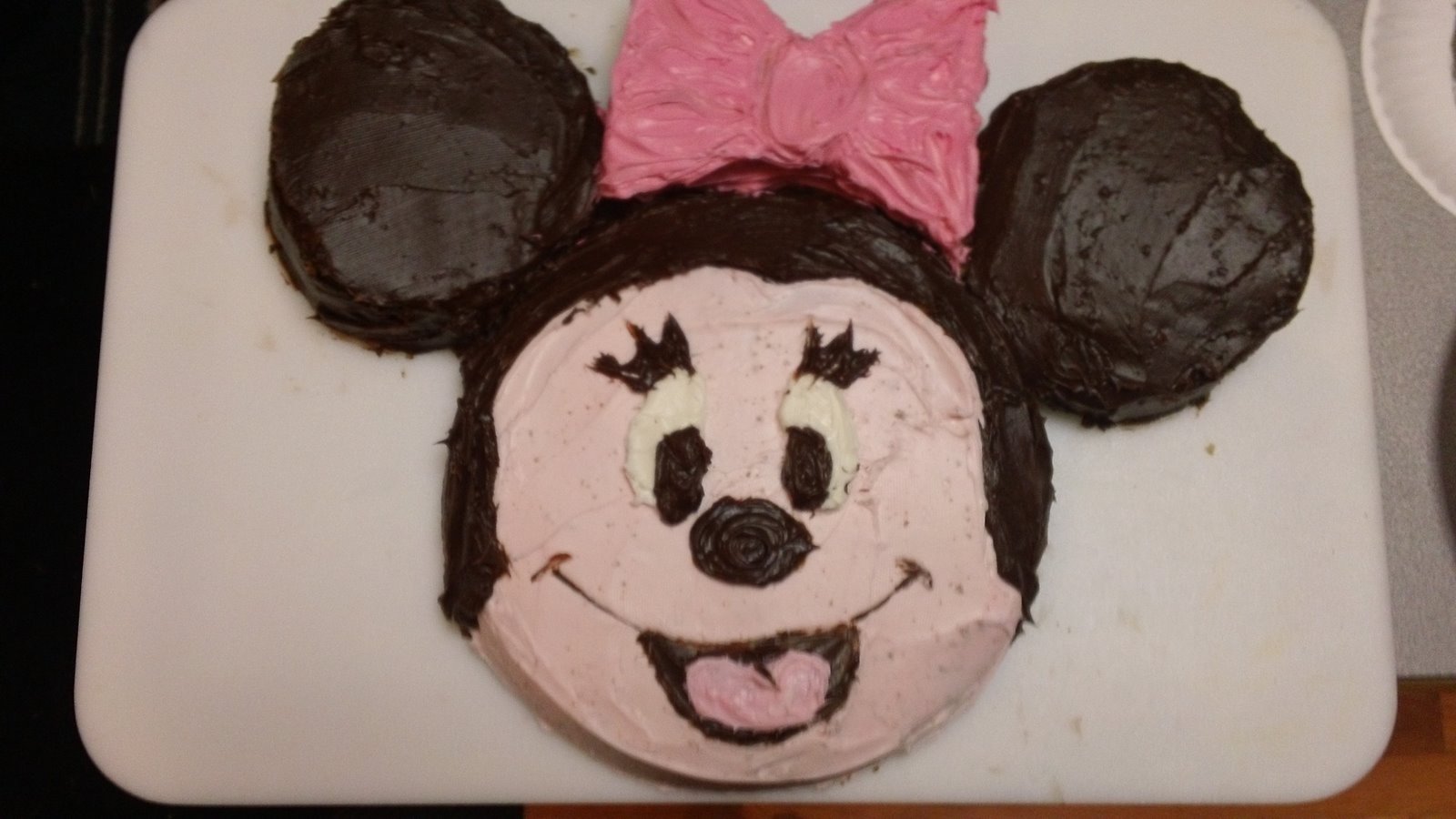 A Taste In The Life: How to Make a Minnie Mouse Cake
