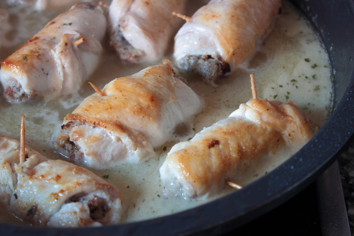 Rollitos de pechuga en salsa