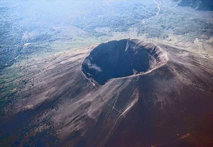 Clancy Tucker's Blog: 13 February 2015 - MOUNT VESUVIUS - ITALY