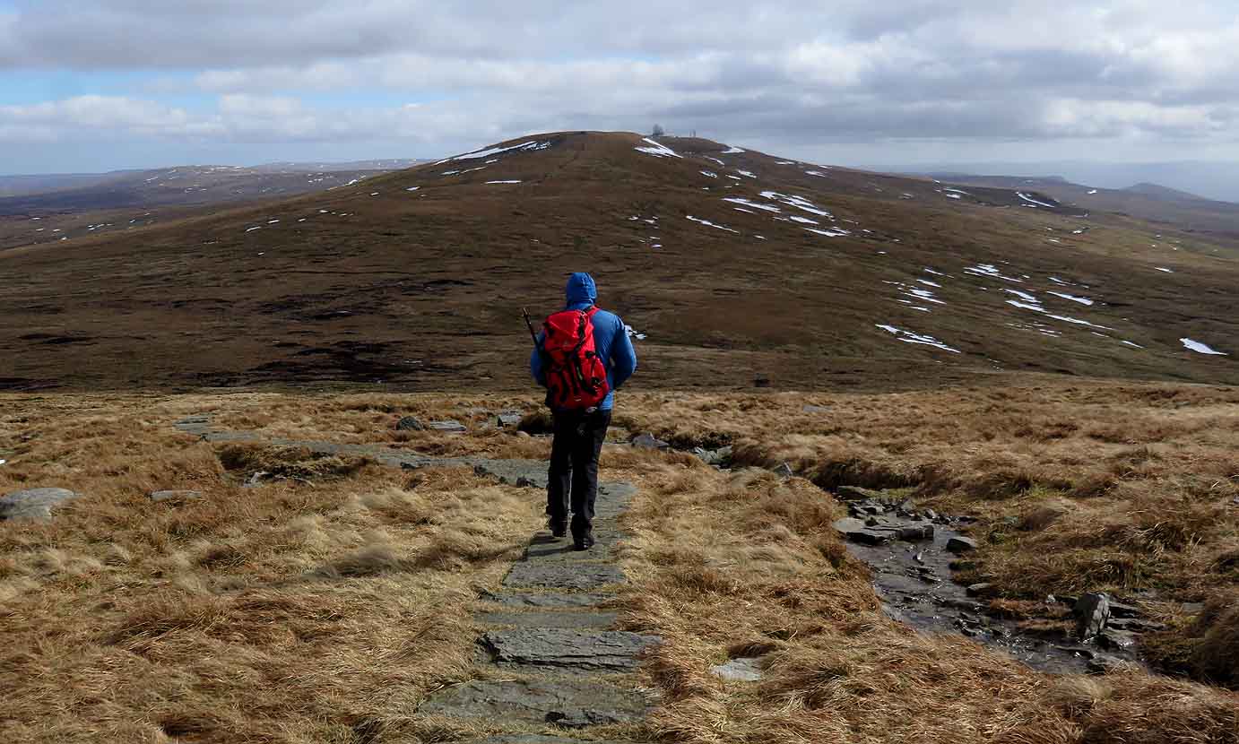Alex and Bob`s Blue Sky Scotland: Cross Fell, 2,930 feet. Cumbria ...