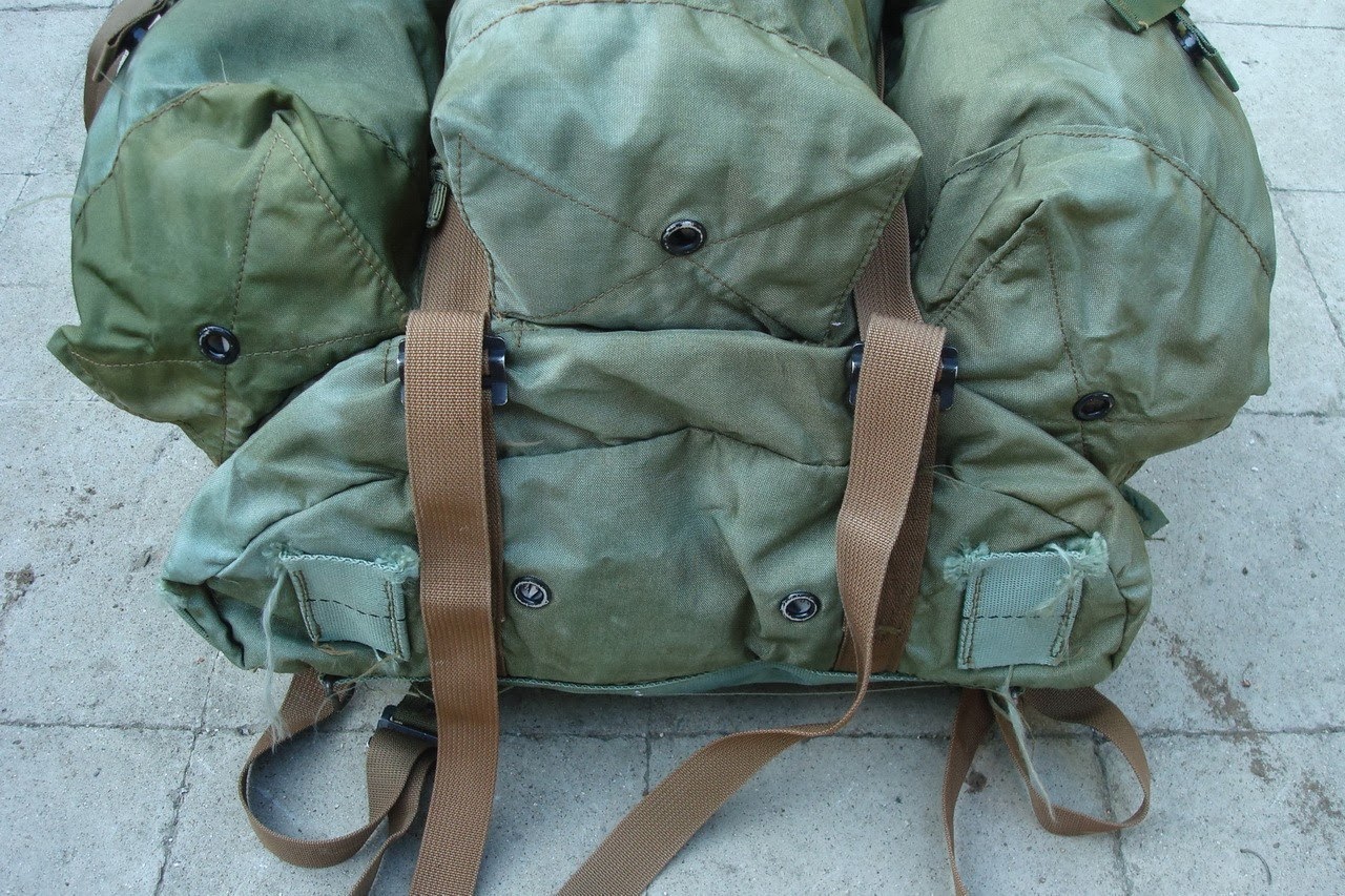 Webbingbabel: Tropical Lightweight Rucksack Pack