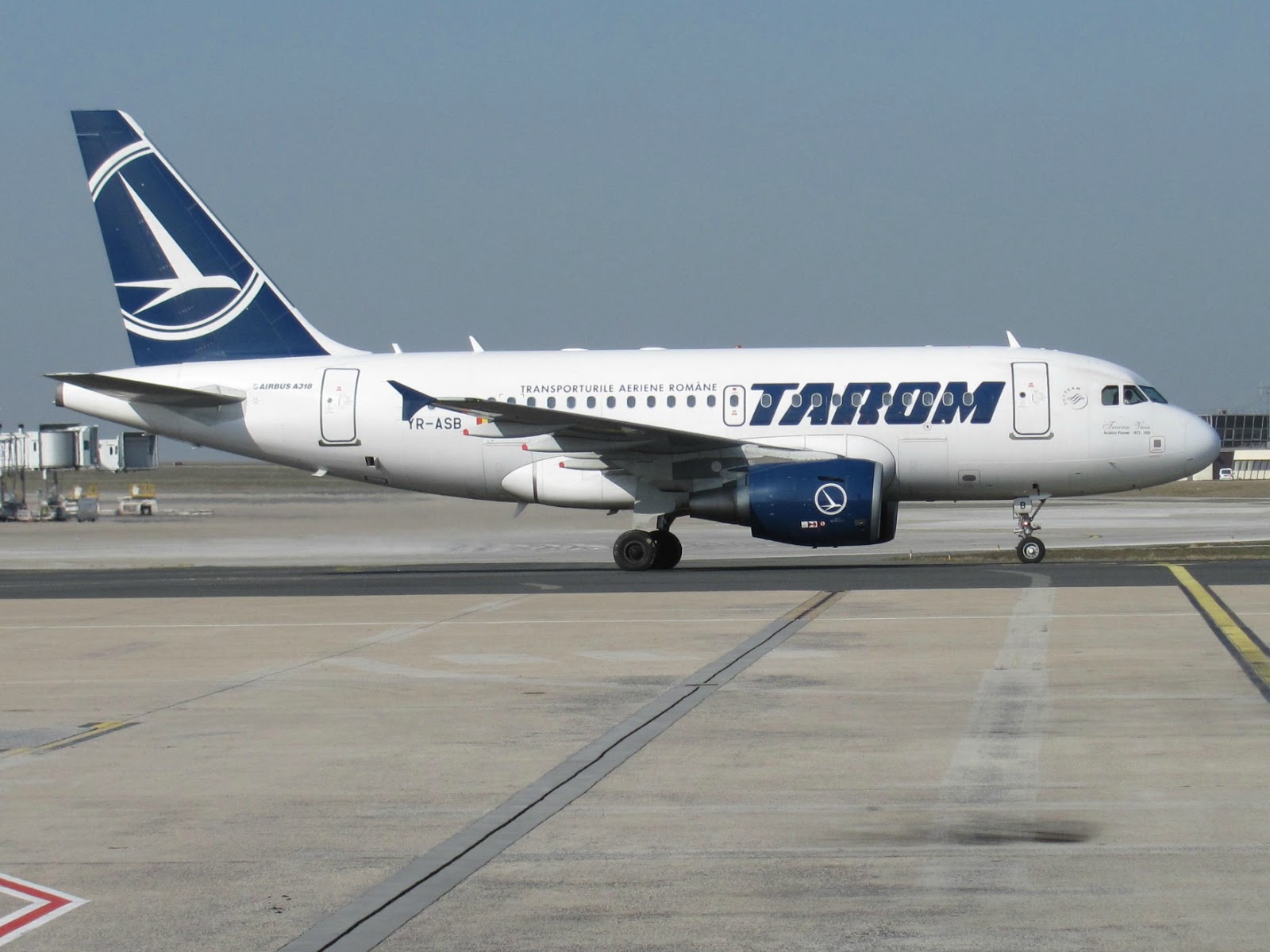 planepictures: Airbus A318