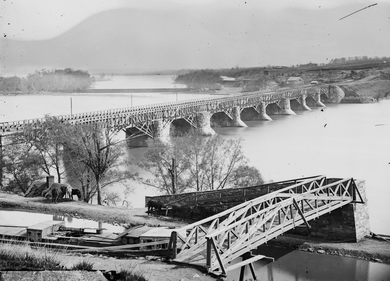 The Aqueduct Bridge, Gateway to Georgetown