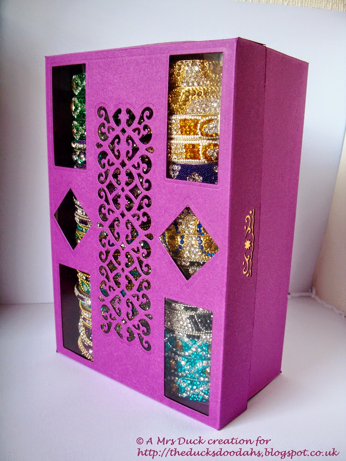 The Ducks Doodahs ......(Tales from a happy crafter): Bangle Box