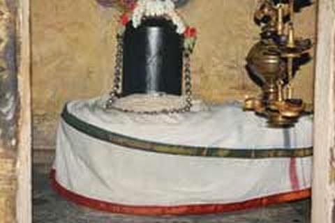 Know Your Hindu Religion: Emerald (Maragatha) Lingams and Idols in ...