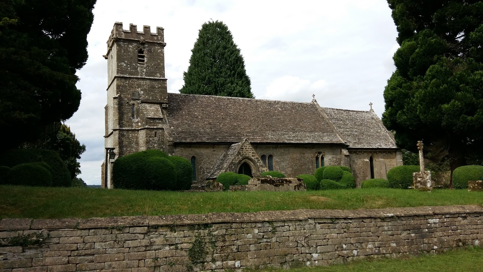 Cotswolds Travel: Edgeworth - Along the Frome Valley near Stroud