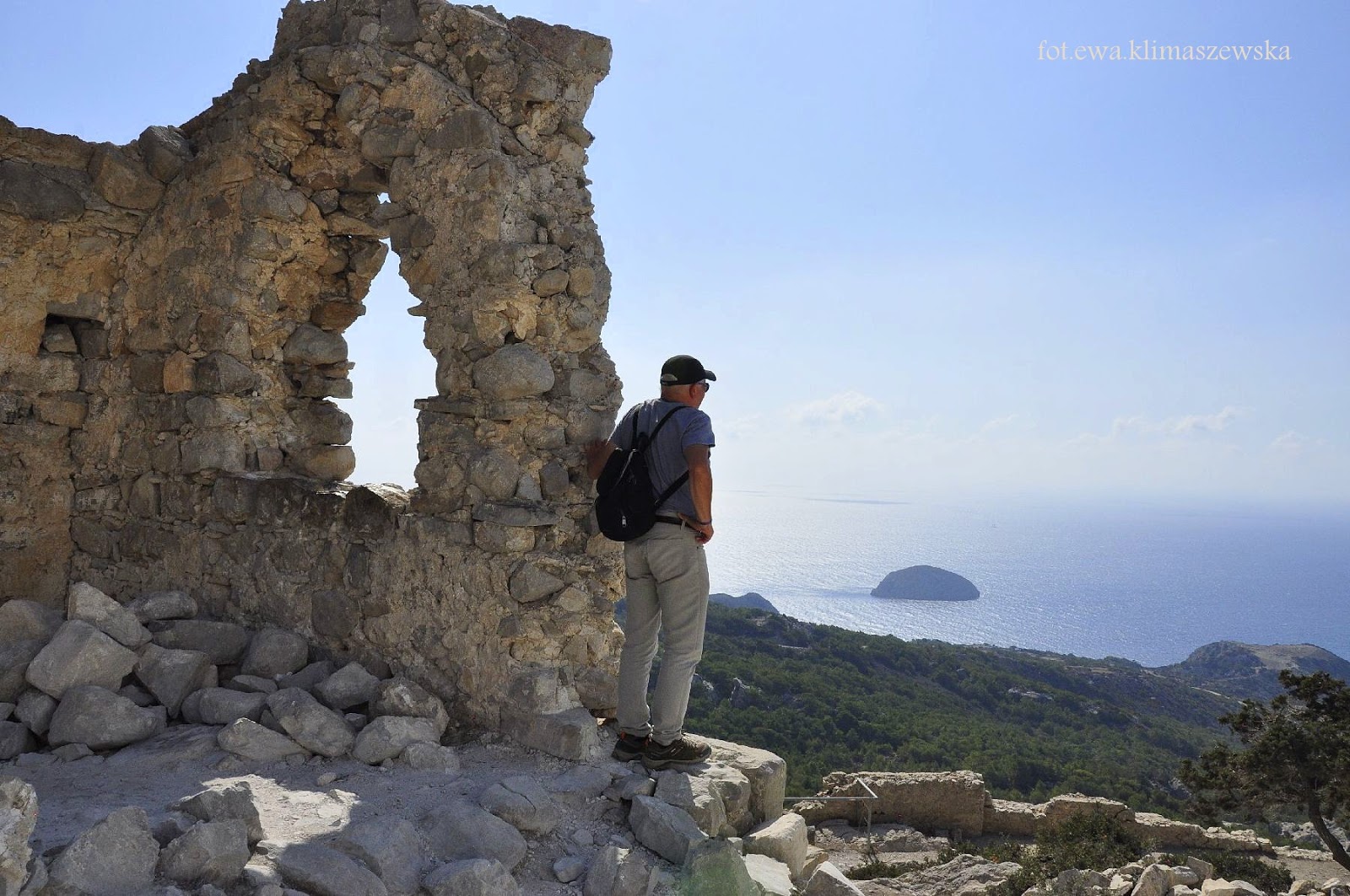 Naprzeciw SZCZĘŚCIU: Rodos - ruiny zamku Monolithos