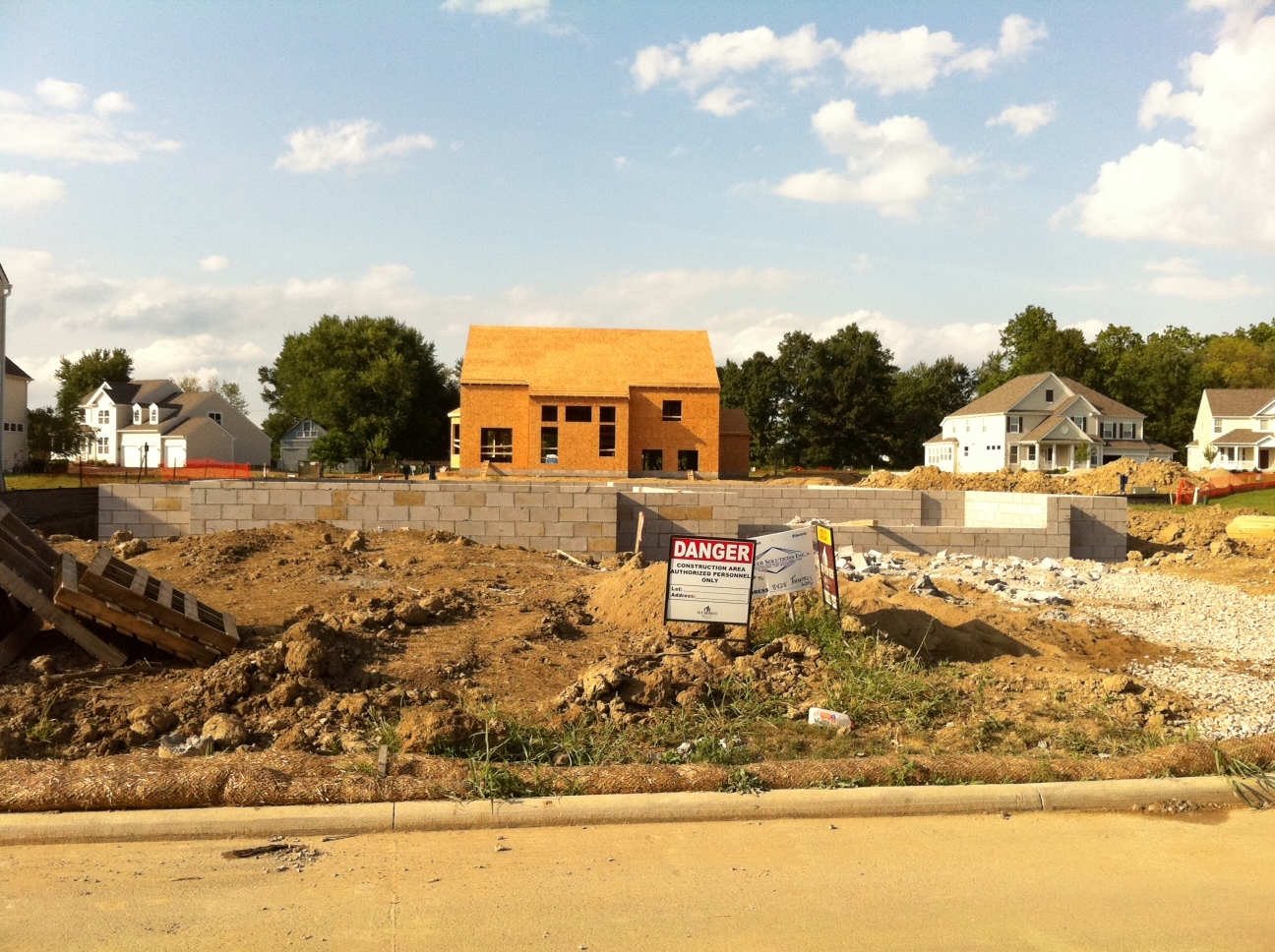 The Britton House: We have a basement and foundation!