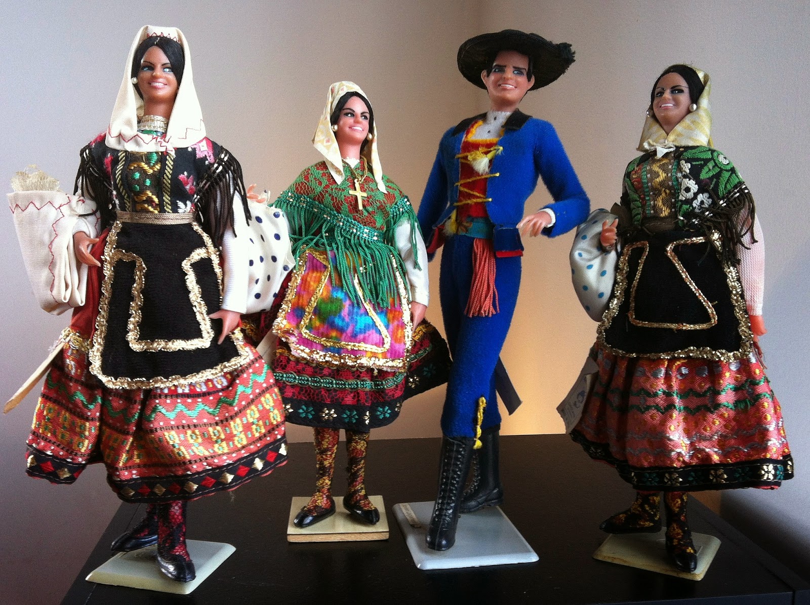 walking distance & et cetera -: Andorra Traditional Clothing
