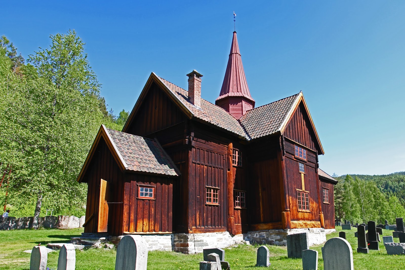 Charlotte Erke: ROLLAG STAVKIRKE