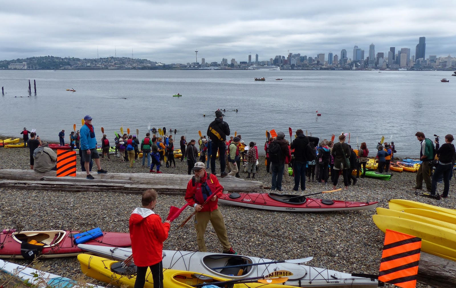Buzz's Marine Life of Puget Sound: KAYAK PROTEST - SHELL OIL POLAR ...