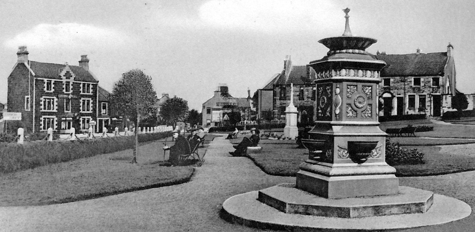 Tour Scotland: Old Travel Blog Photograph Drinking Well Carluke Scotland