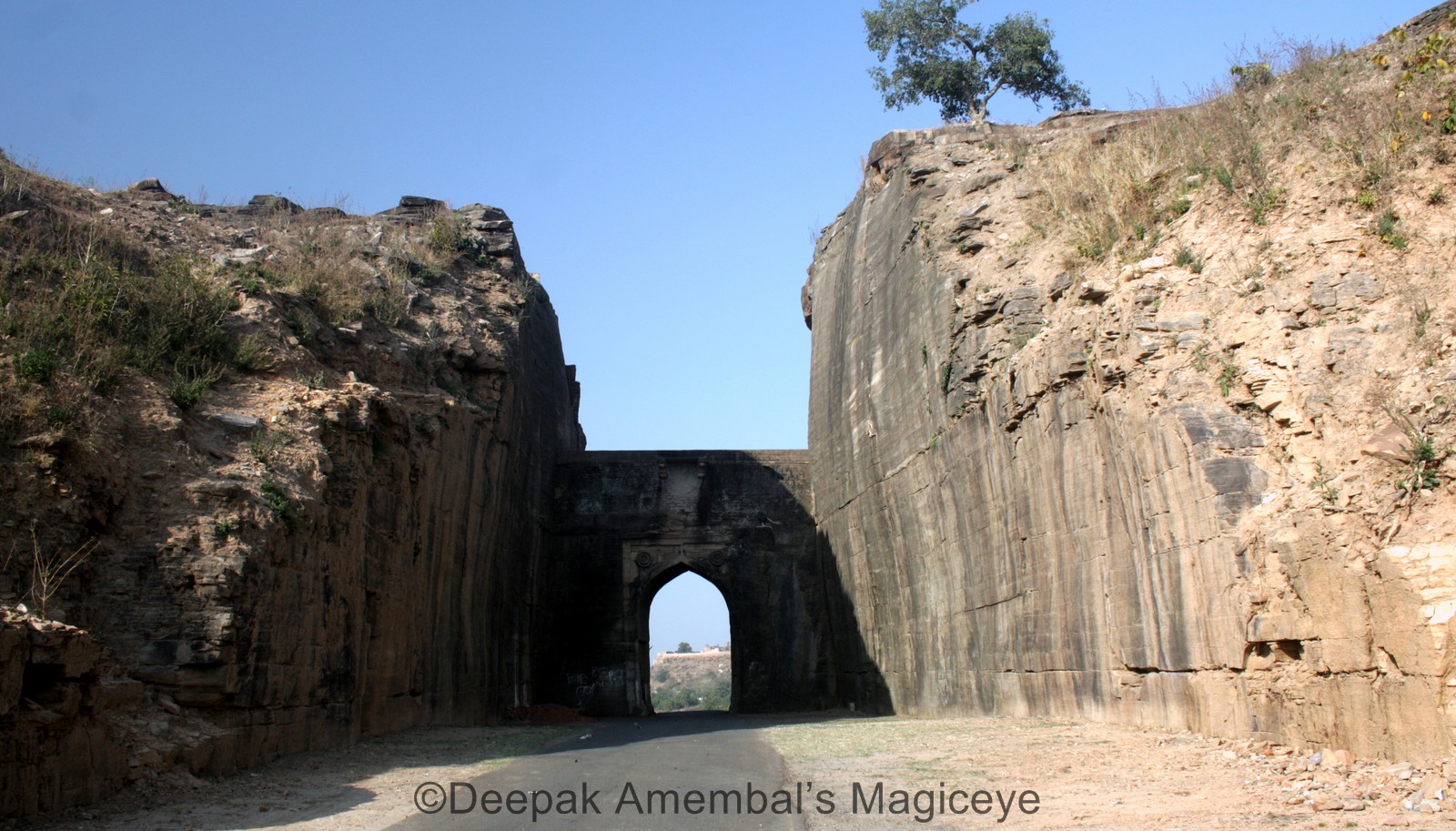 Travel magic: What is Chanderi in Madhya Pradesh famous for?