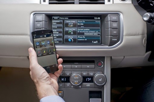 2015 Range Rover Evoque Autobiography Dynamic at the Geneva Motor Show