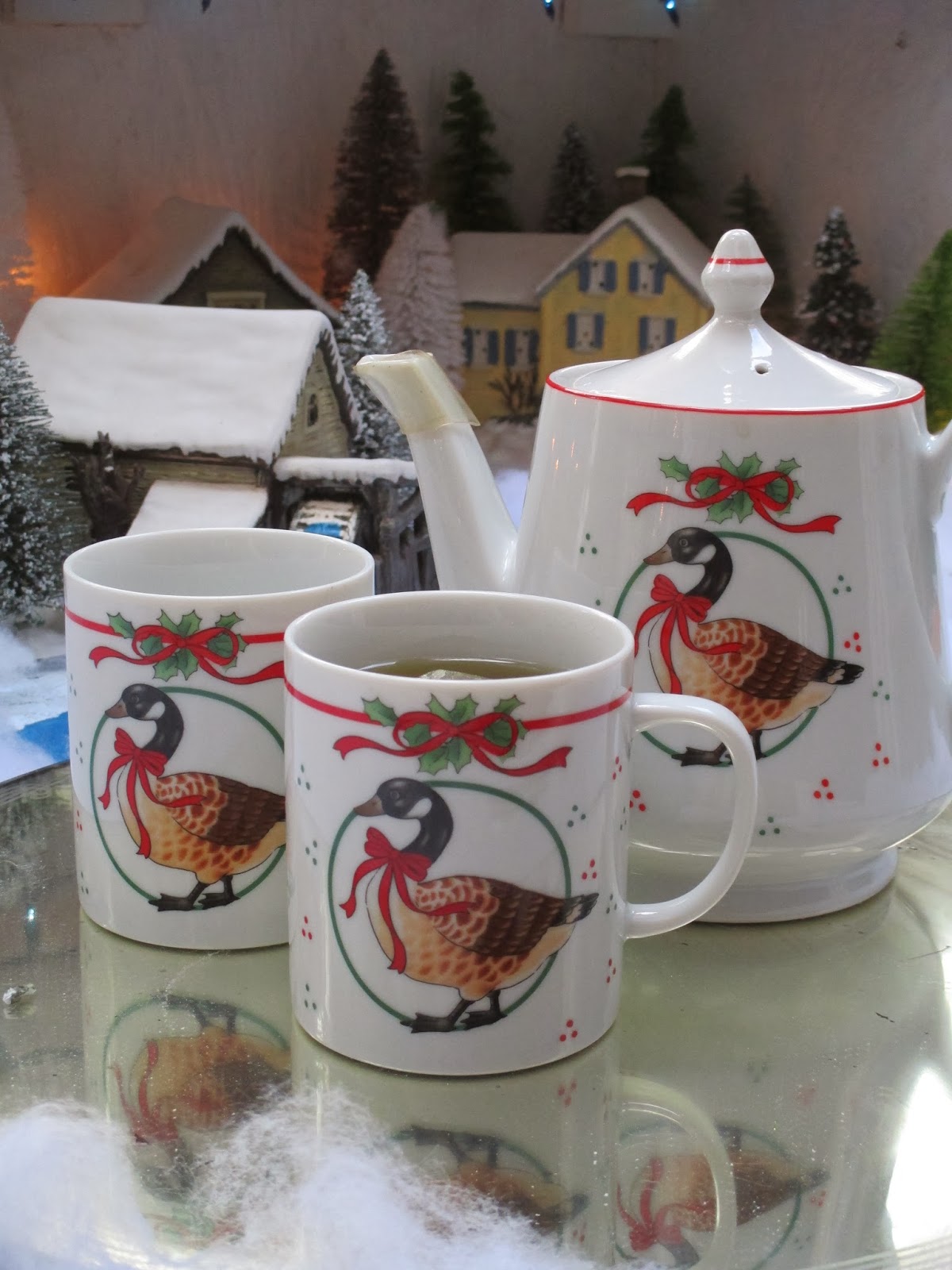 From Cedar Pond to Laughing Dove Farm : Christmas Goose Teapot & Cups
