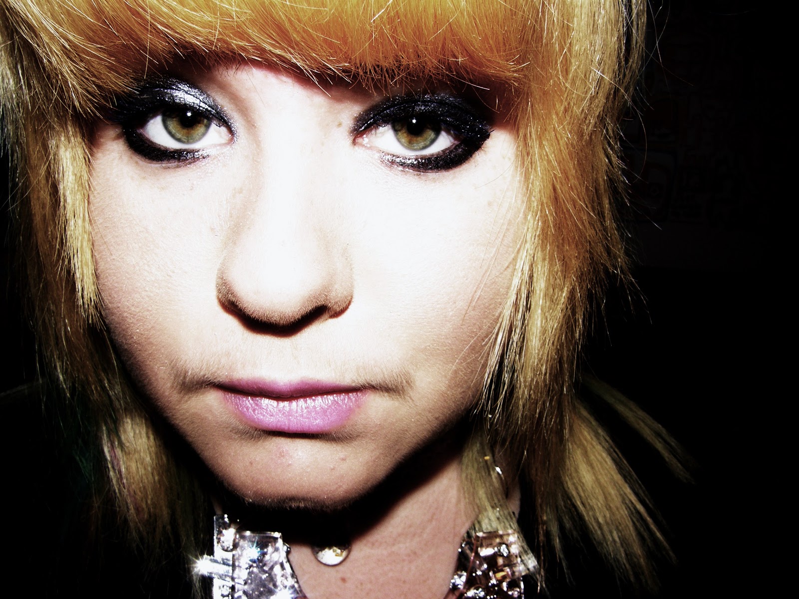 Exotic Grandmother: scene kween