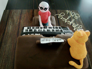 Mrs Woolley's Cakes: Grandads 80th Hammond Organ Cake